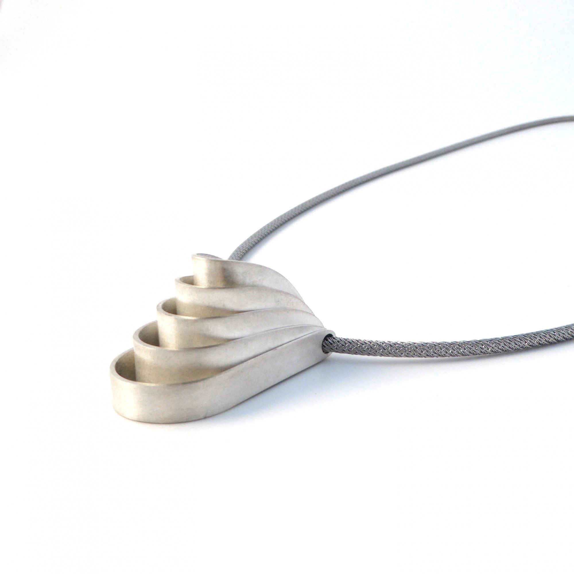 Tumbling dots necklace with lava - Oxx Jewellery
